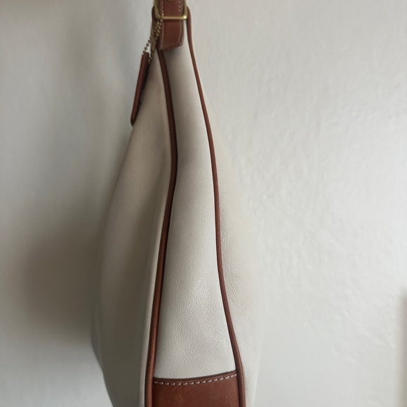 Coach | Bags | Coach Vintage East West Zoe Legacy Whitetan Leather Hobo ...
